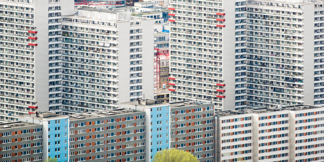 12 in 12 – Plattenbauten: Architektonisches Verbrechen oder Vision ...